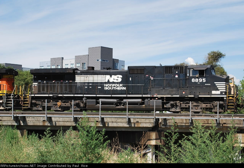 NS 8895